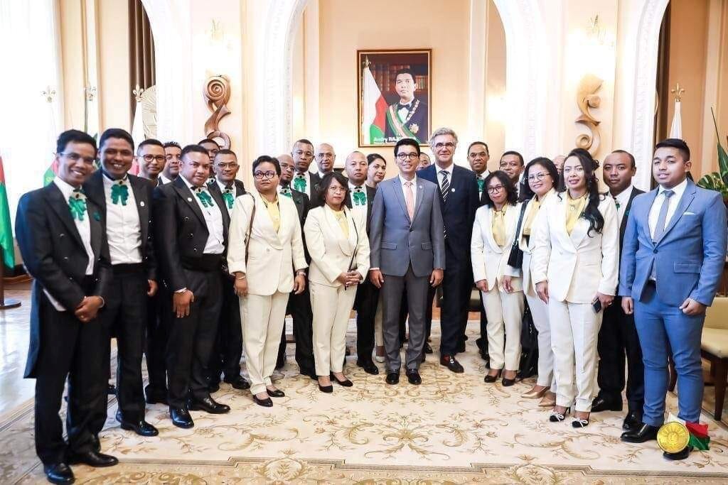Bye bye Madagascar Airlines, le navire coule et la « capitaine » Rinah ...